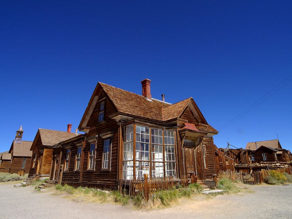 10 Incredible Abandoned Historical Sites Across America You Didn’t Know ...